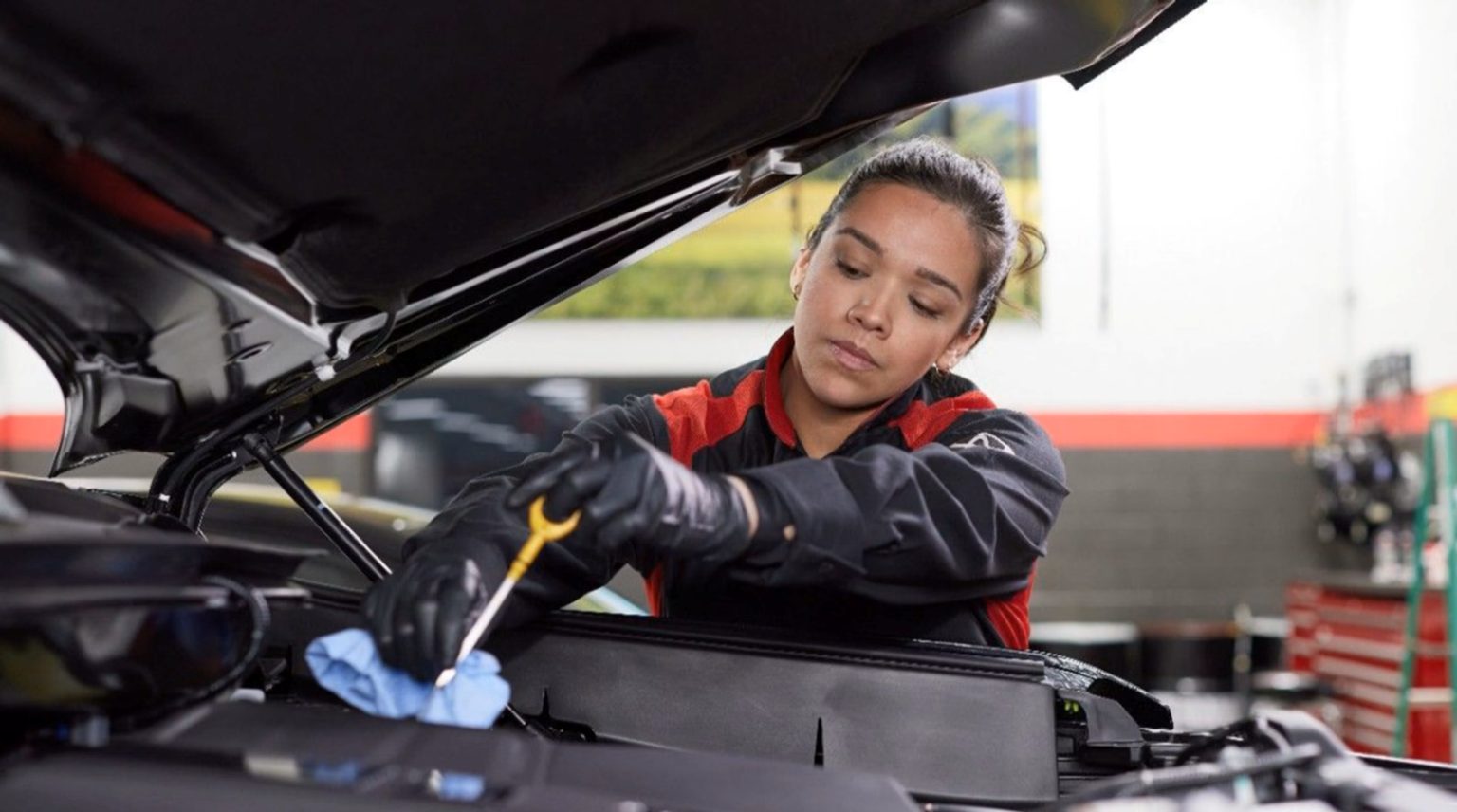 Mechanic Oil Change vs. DIY Oil Change: Which is Better? – Family ...